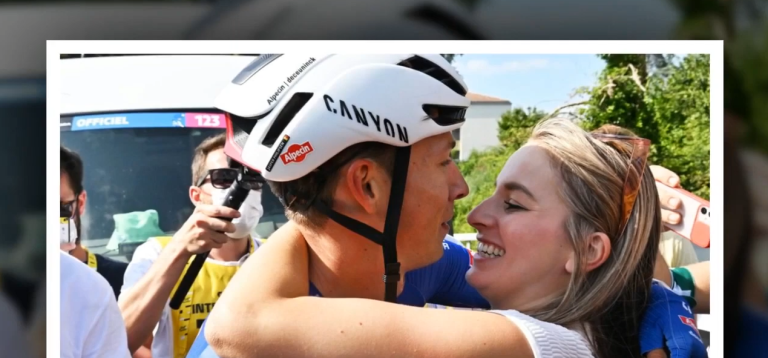 Wie is de vrouw achter Jasper Philipsen? Alles over Melanie Peetermans ...